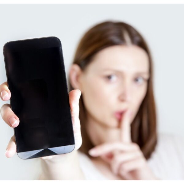 A Gentle Reminder on Mobile Phone Etiquette at the Club - Tattersalls Club